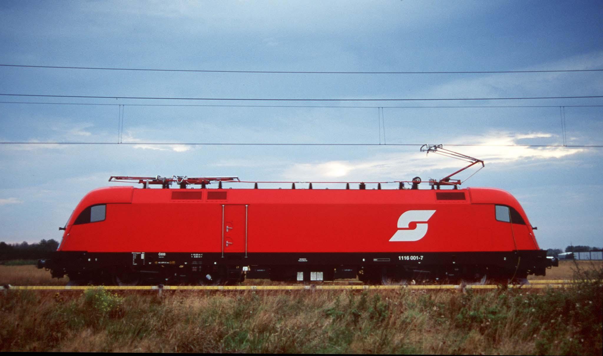 Bild: Neue Hochleistungslok "Taurus" der ÖBB | , 20.03.2000 | OTS.at