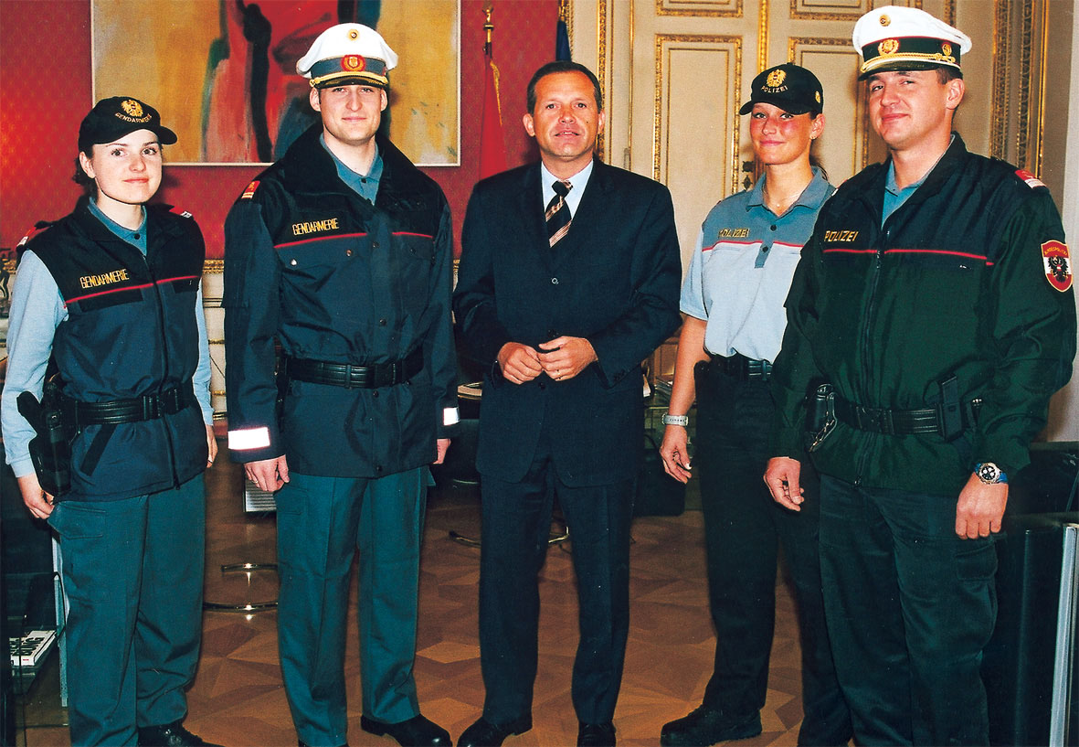 Bild: Neue Uniformen für Polizei und Gendarmerie - Funktionalität ...